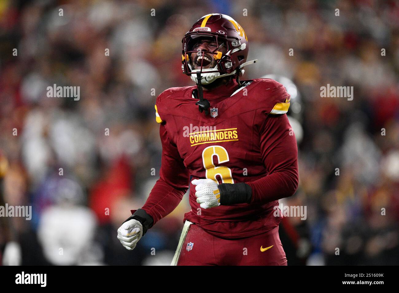 Washington Commanders linebacker Dante Fowler Jr. (6) reacts during the ...