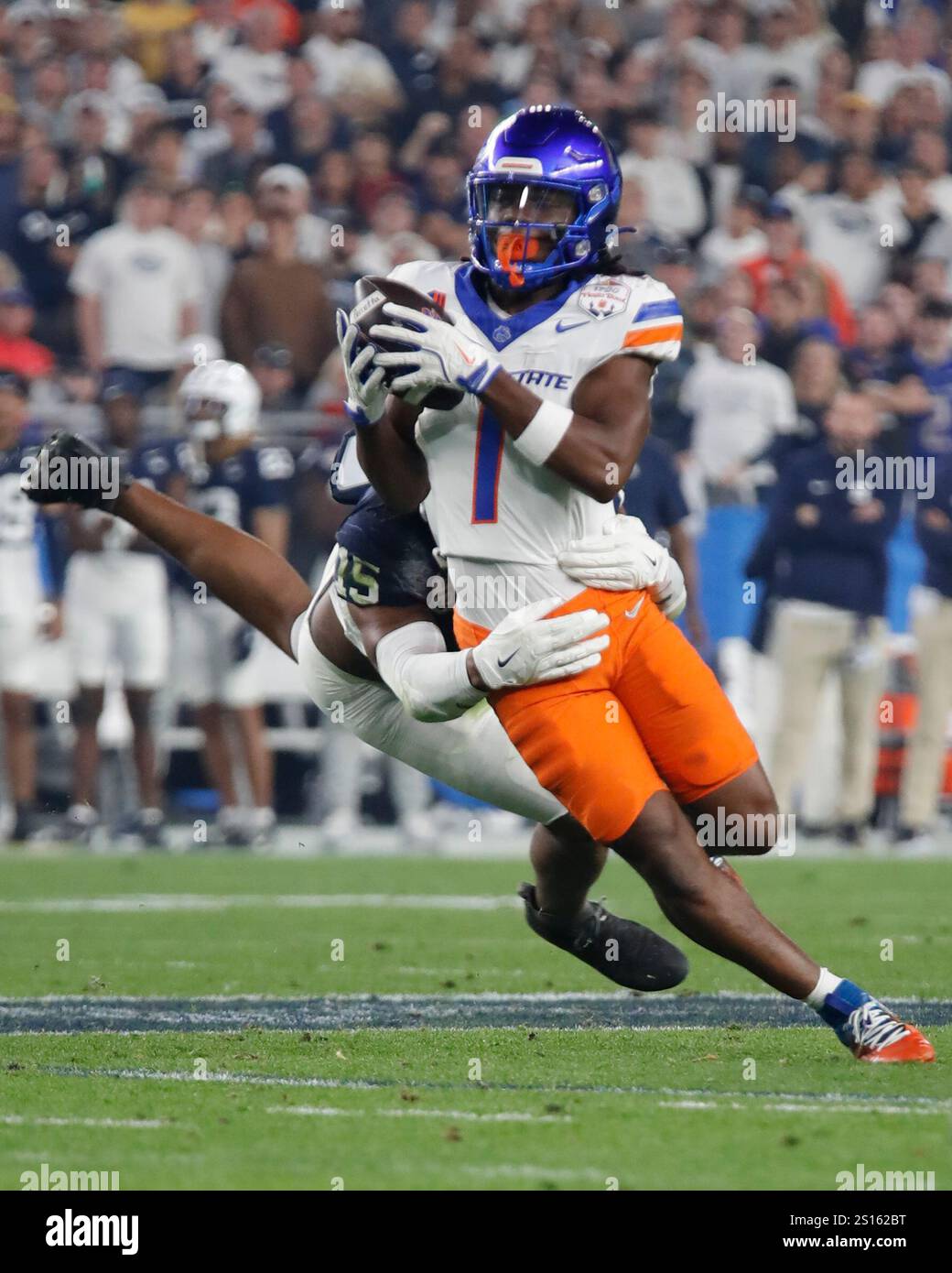 Glendale, Arizona, USA. 31st Dec, 2024. Boise State Broncos running ...