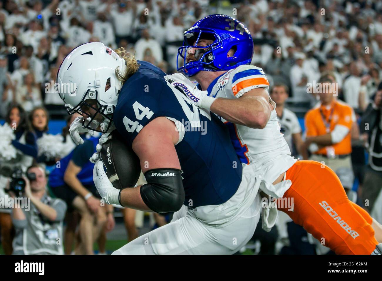 GLENDALE, AZ - DECEMBER 31: Penn State tight end Tyler Warren (44 ...