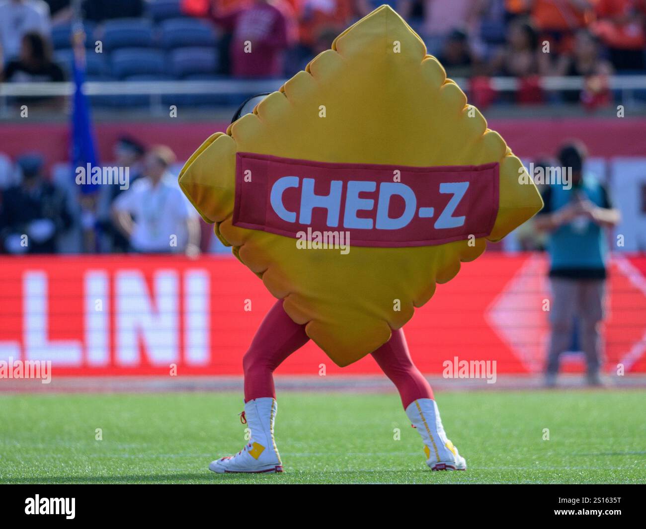December 31, 2024: Ched-Z Cheez-Its Bowl Mascot performs during pre ...
