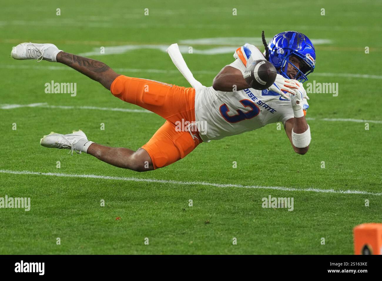Boise State wide receiver Latrell Caples (3) can't make the catch ...