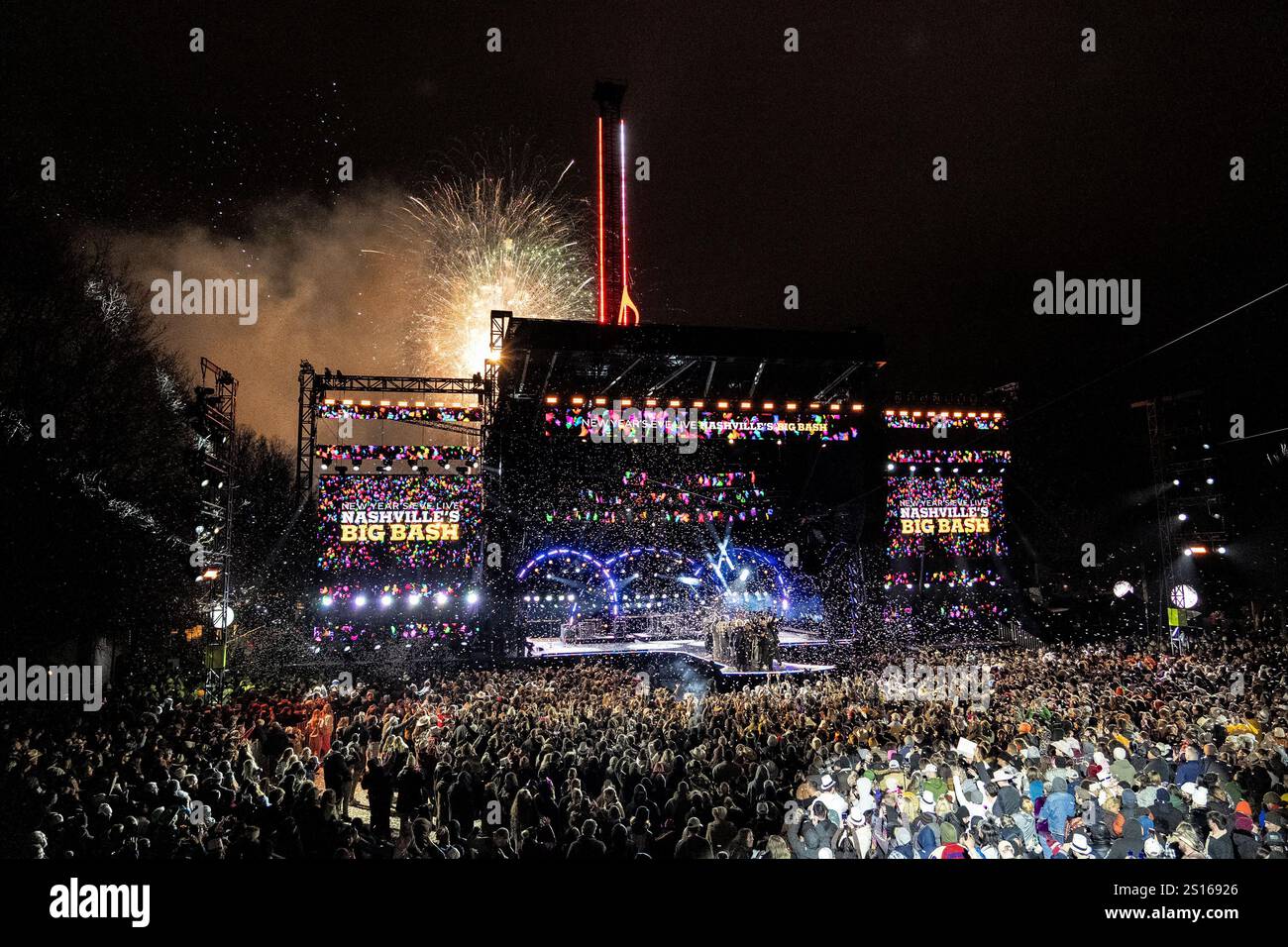 The Music Note drop and fireworks usher in the New Year at Nashville's ...