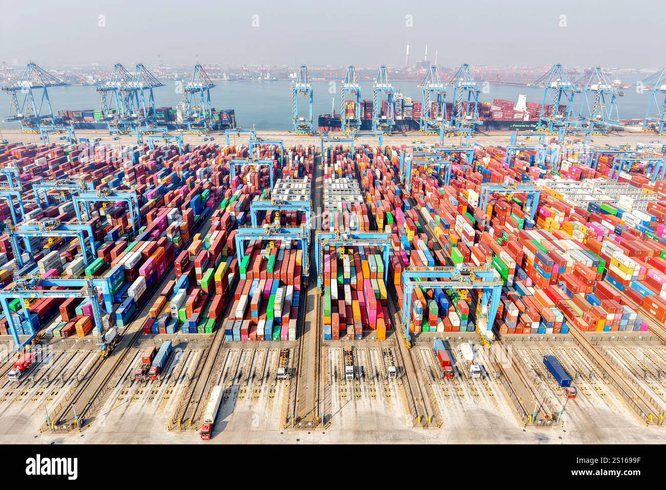 Qingdao, China. 01st Jan, 2025. QINGDAO, CHINA - JANUARY 1, 2025 ...