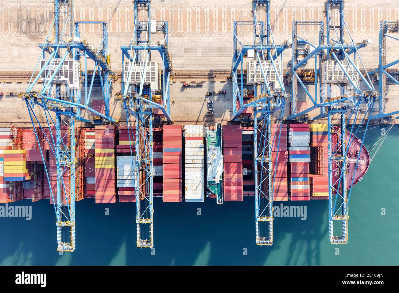 Qingdao, China. 01st Jan, 2025. QINGDAO, CHINA - JANUARY 1, 2025 ...