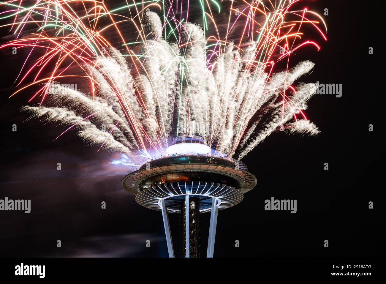 Seattle, USA. 1st Jan, 2025. New Years Eve fireworks at the iconic ...