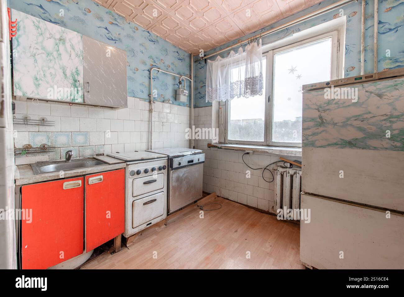 Kitchen in bad condition in an abandoned building. Abandoned house ...