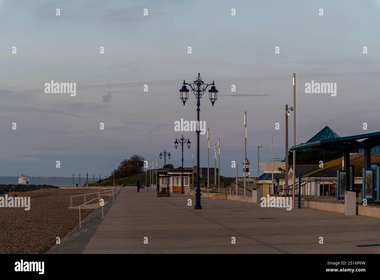 Portsmouth pyramids centre southsea hi-res stock photography and images ...