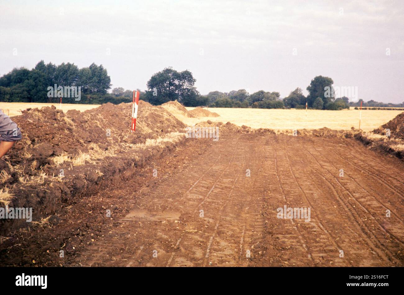 Site V after top strip, Cambridge University archaeological excavation ...