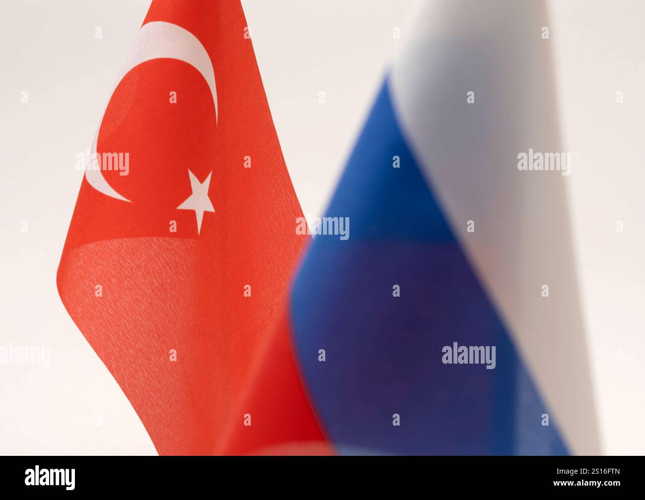 Die Fahnen / Flaggen von Russland und Tuerkei / Türkei , 03.12.2024 The ...