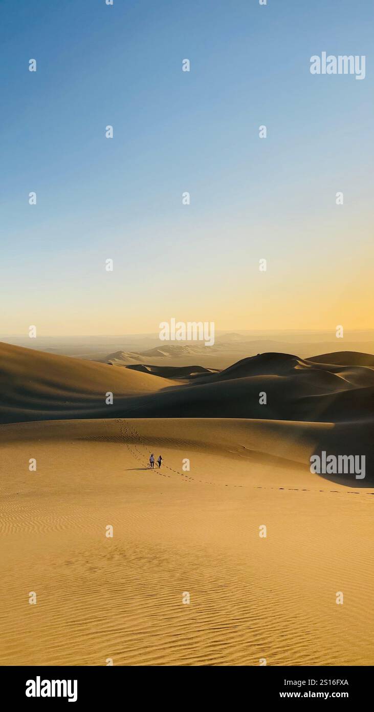Wide angle desert hi-res stock photography and images - Alamy
