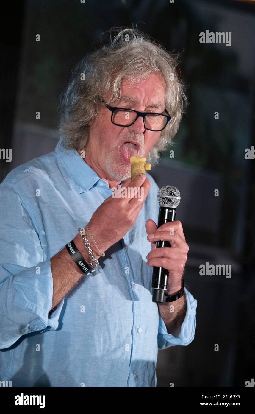 James May and Tom Kerridge mystory cooking bag at Tom Kerridges pub in ...