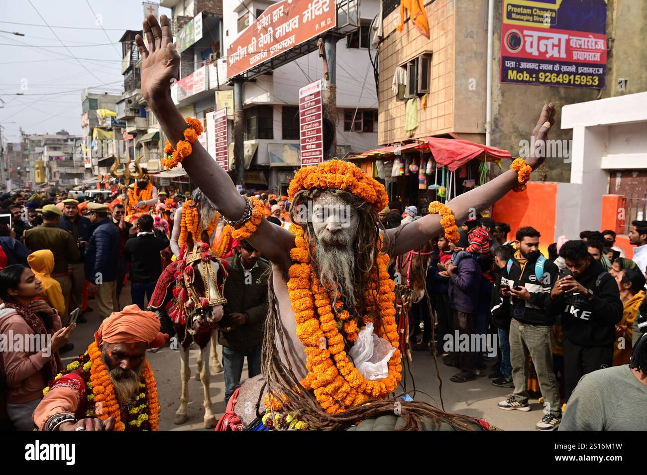 Prayagraj, Uttar Pradesh, India. 1st Jan, 2025. Prayagraj:Sadhus of Shri Shambhu Panchayati Atal ...