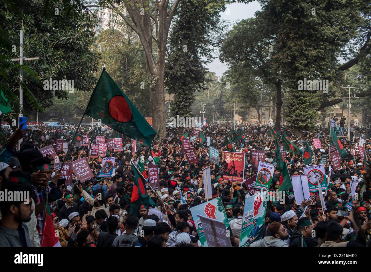Dhaka, Bangladesh. 31st Dec, 2024. Students and supporters hold ...