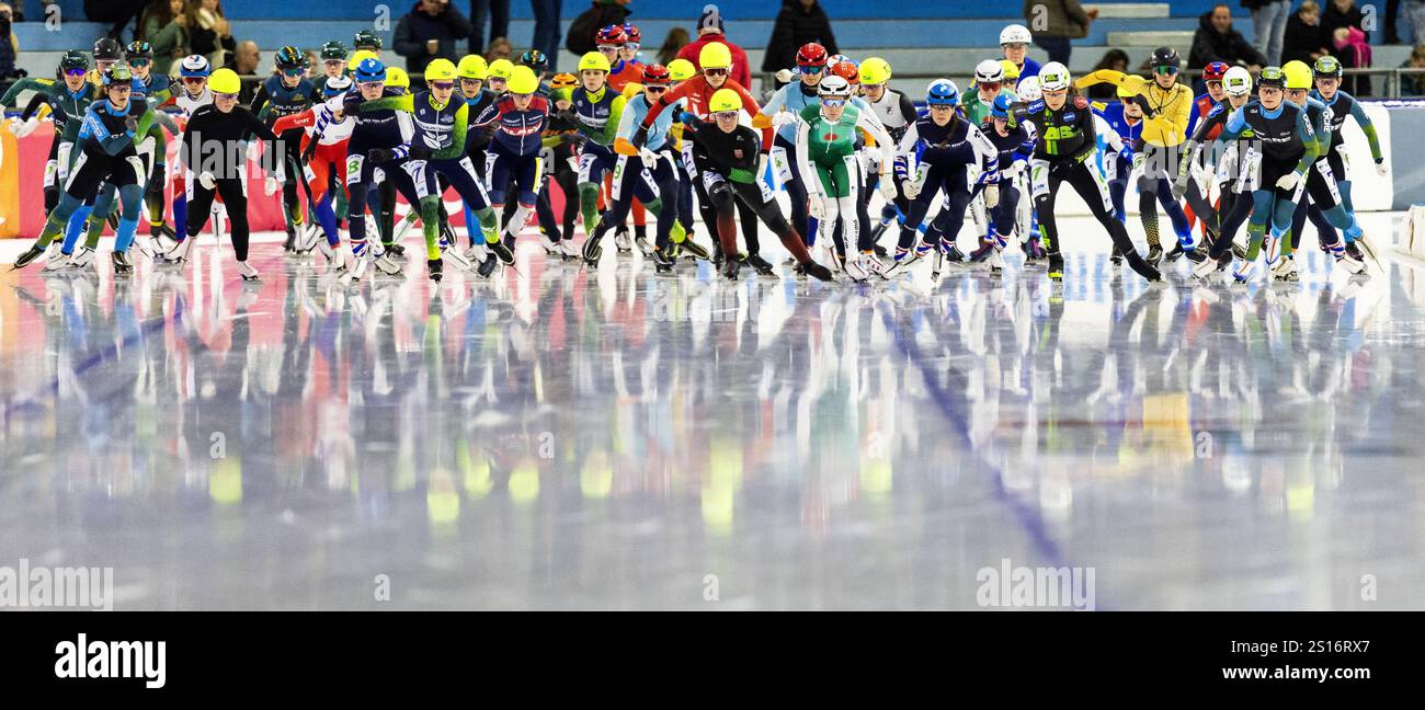 HEERENVEEN - Atmosphere of the women's peloton during the Dutch ...