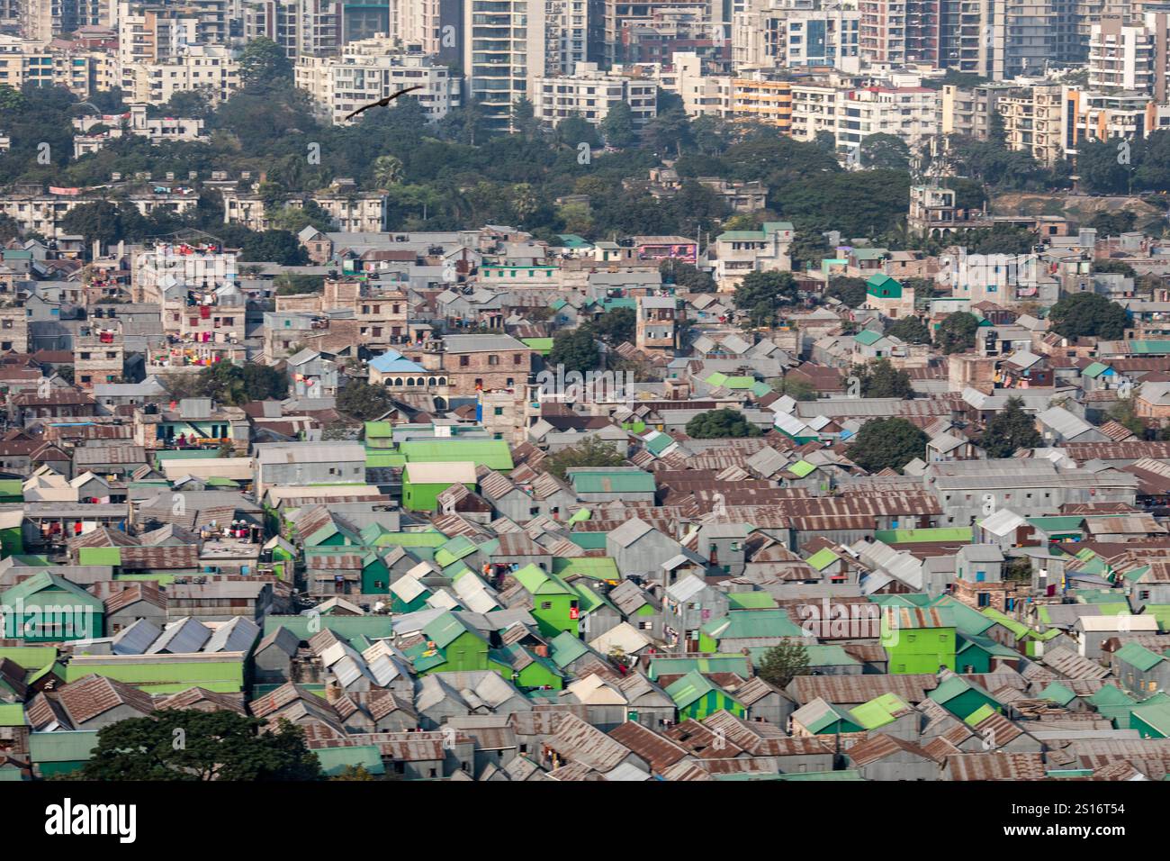 General view of Korail slum, one of the largest slums in Gulshan area ...