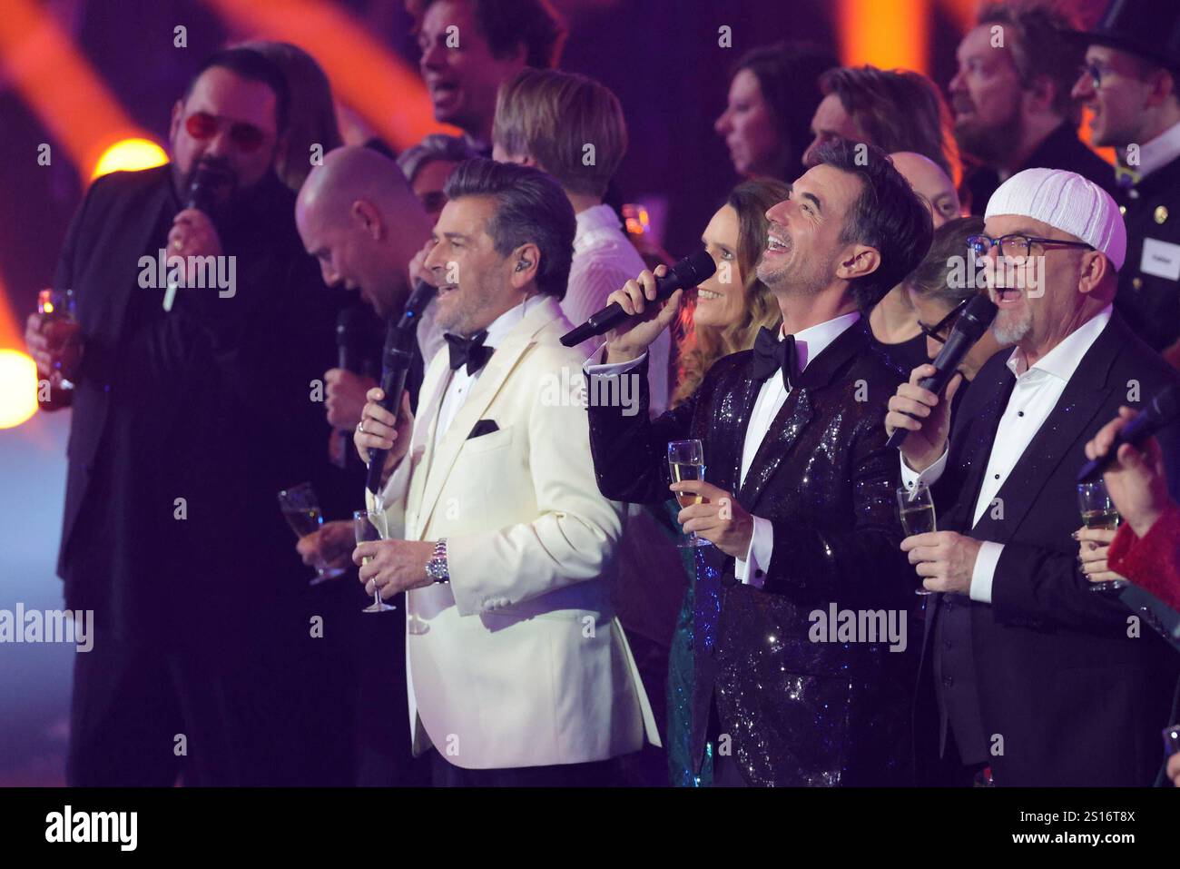 Silvester-Schlagerboom 2025 Die Wunderlichtershow Florian Silbereisen und seine Gäste mit ...