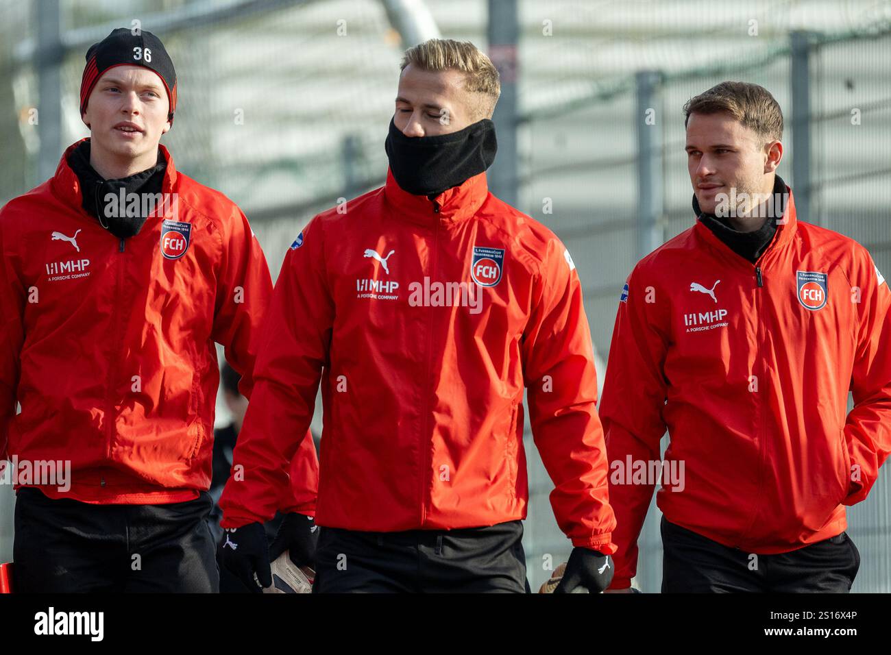 Paul Wanner (FC Heidenheim, #10), Niklas Dorsch (FC Heidenheim, #39), Leonardo Scienza (FC ...