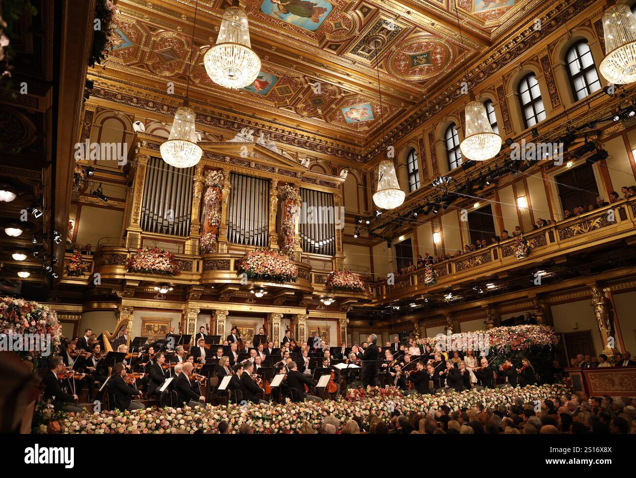 (250101) -- VIENNA, Jan. 1, 2025 (Xinhua) -- The Vienna Philharmonic ...