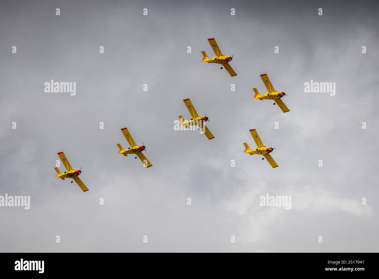 Royal Norwegian Air Force - Yellow Sparrows display team, arriving at ...