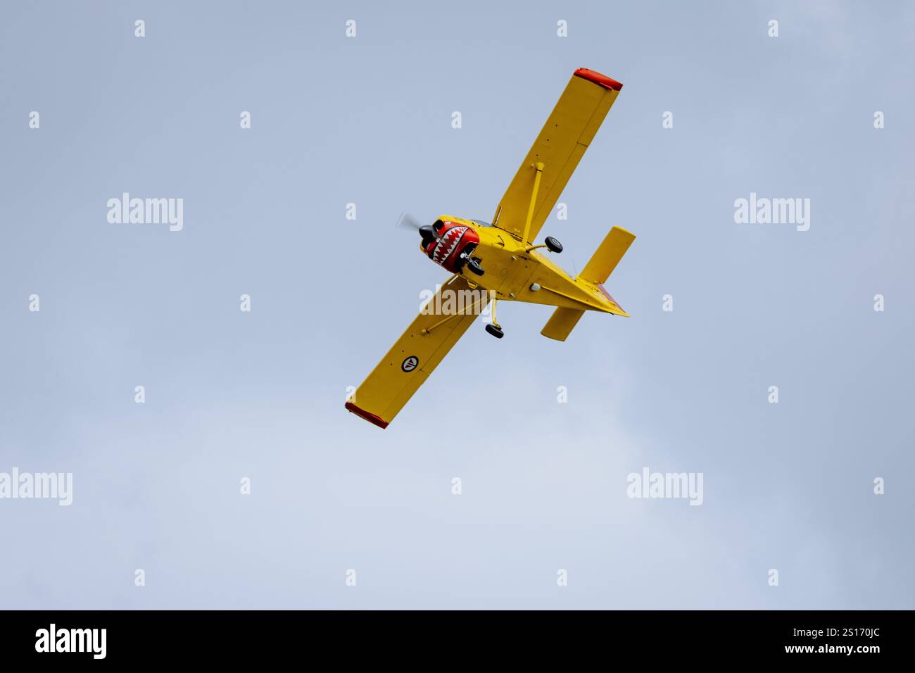 Royal Norwegian Air Force - Yellow Sparrows display team, arriving at ...