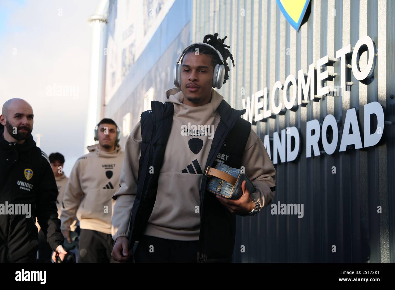 Isaac Schmidt (Leeds United) before the Sky Bet Championship match ...