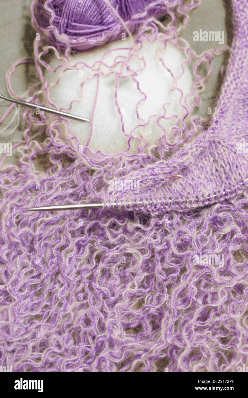 Tangle mess thread hi-res stock photography and images - Alamy