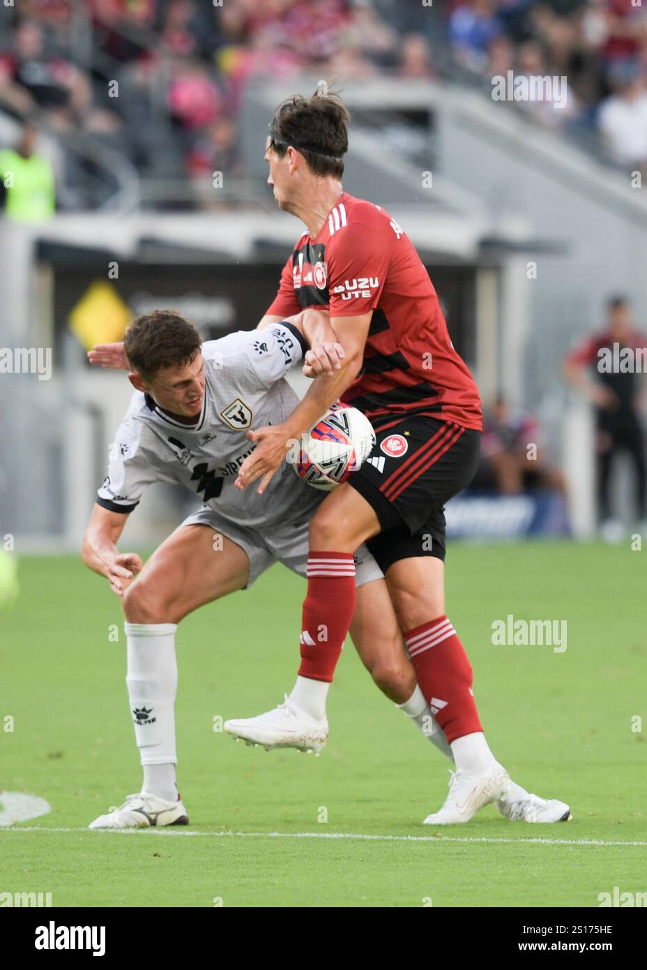 Parramatta, Australia. 01st Jan, 2025. Oliver James Jones (L) of ...