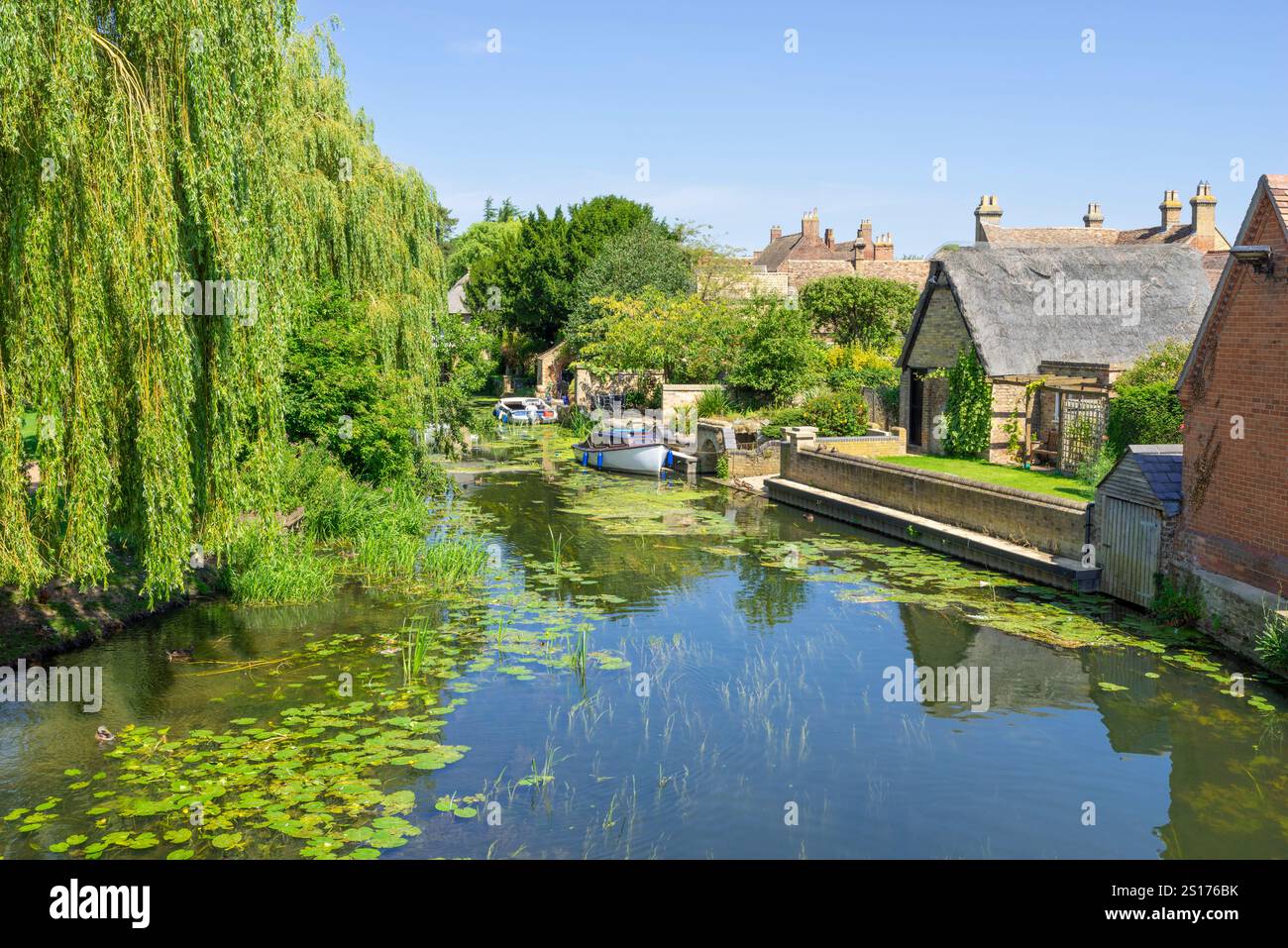 Godmanchester Cambridgeshire The River Great Ouse with boats and houses ...
