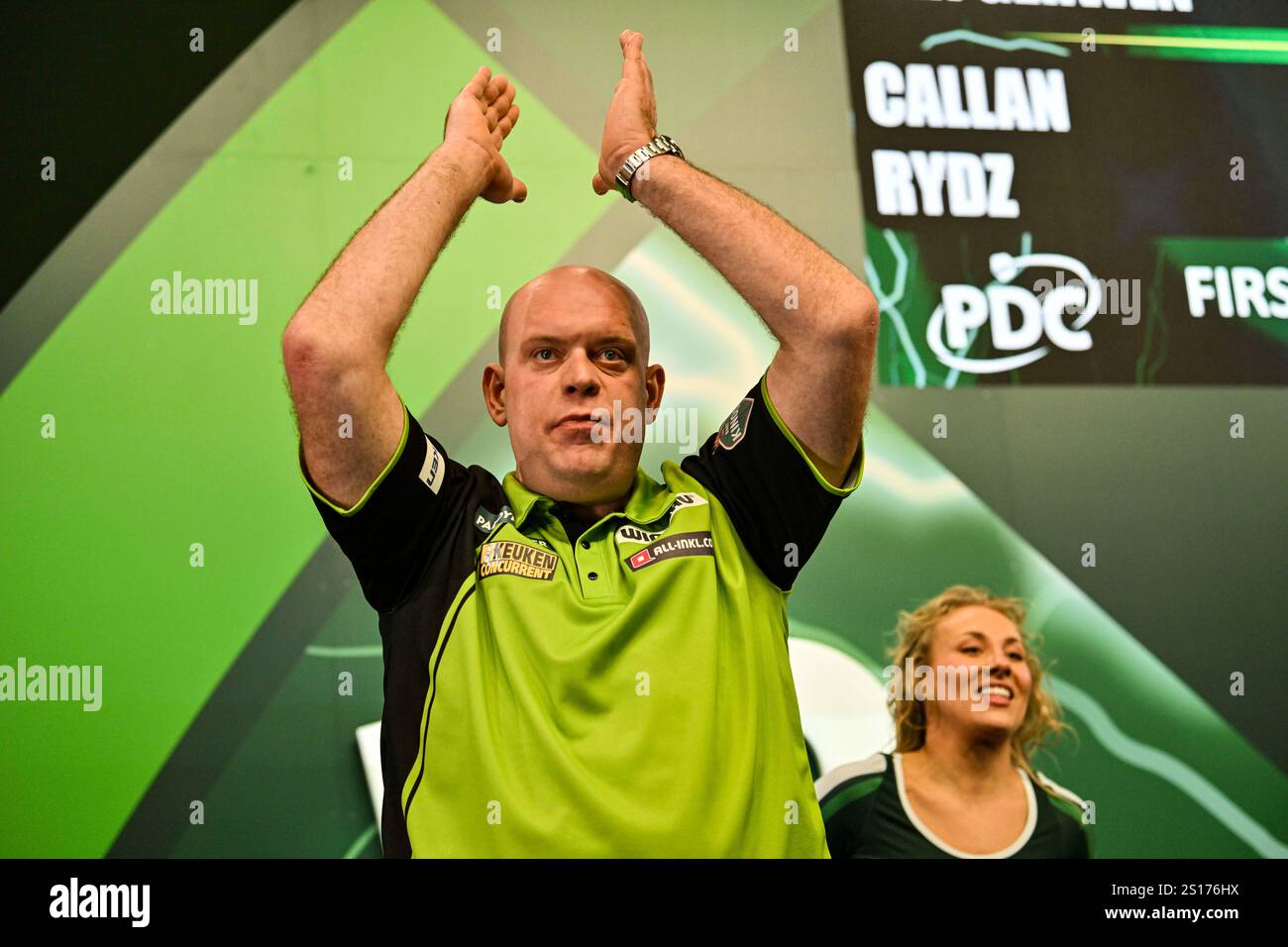 Alexandra Palace, London, UK. 1st Jan, 2025. 2024/25 PDC Paddy Power World Darts Championships ...