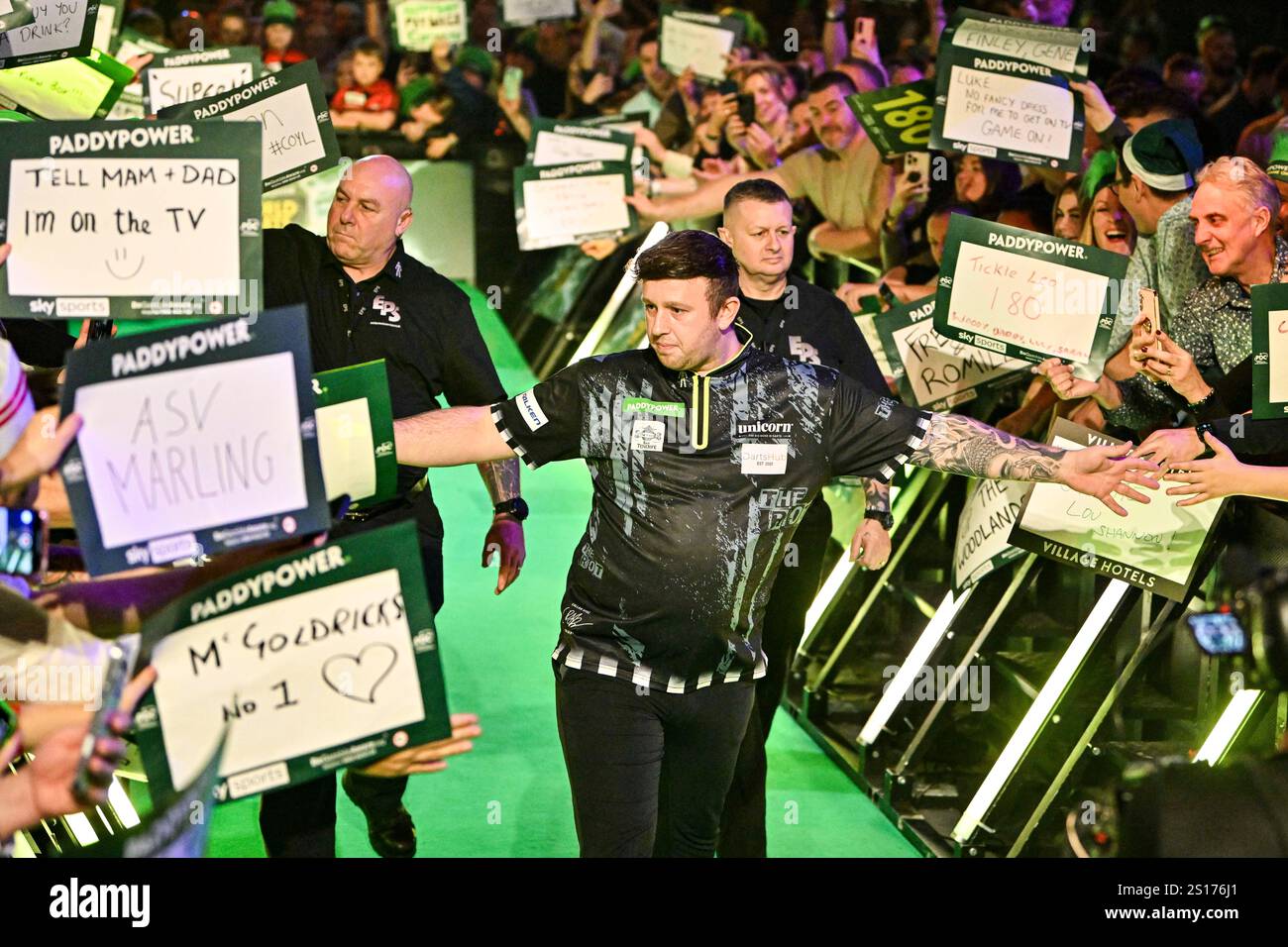 Alexandra Palace, London, UK. 1st Jan, 2025. 2024/25 PDC Paddy Power ...