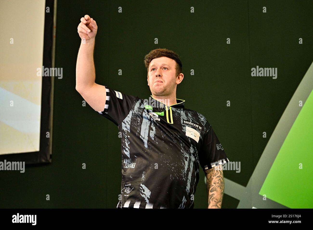 Alexandra Palace, London, UK. 1st Jan, 2025. 2024/25 PDC Paddy Power ...