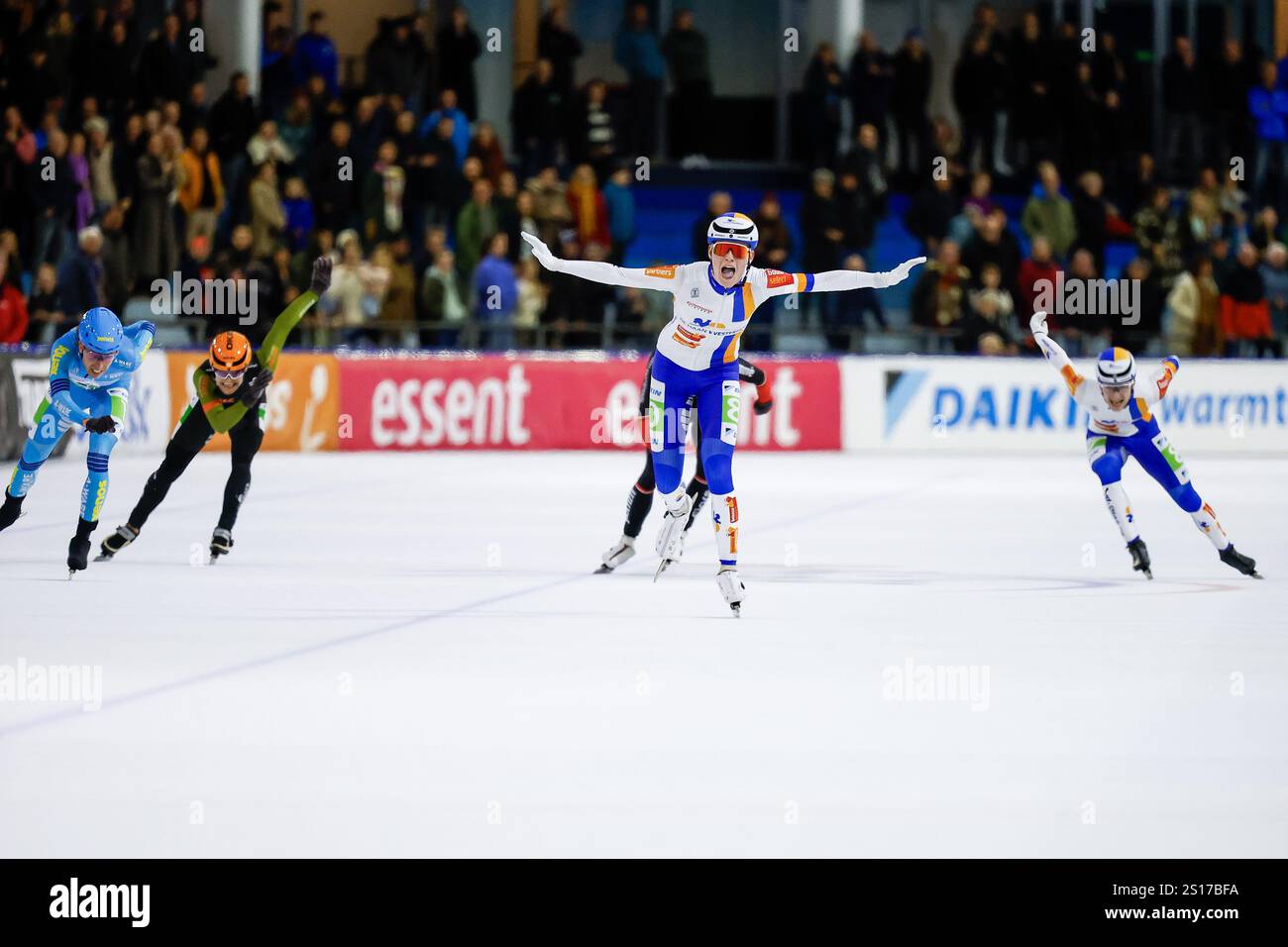 HEERENVEEN - Christian Haasjes wins ahead of Jorrit Bergsma (l) (second ...