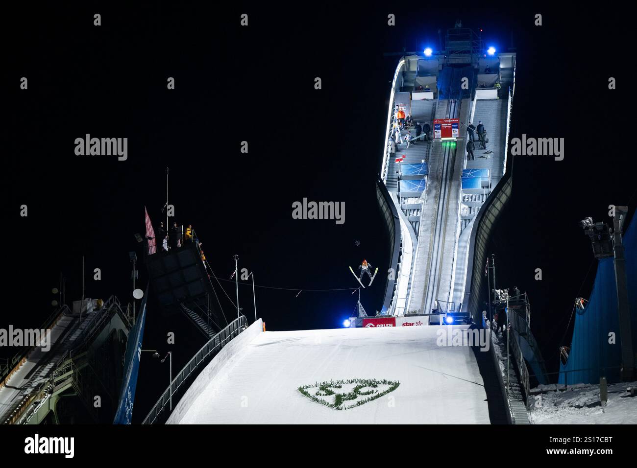 Symbolbild / Themenfoto Katharina Schmid (Deutschland) beim Absprung ...