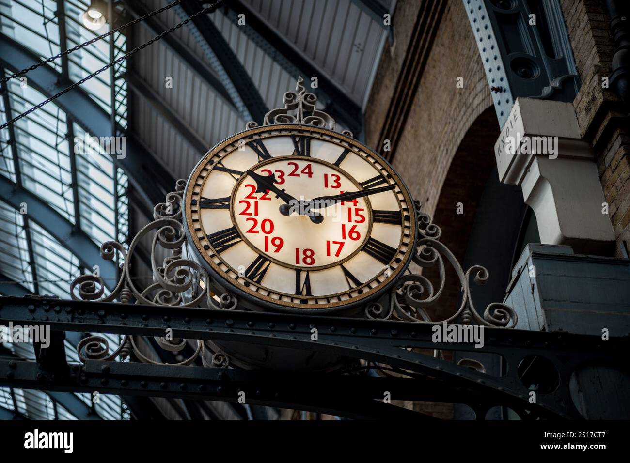 Kings Cross Station clock on platform 1. London Kings Cross Station ...