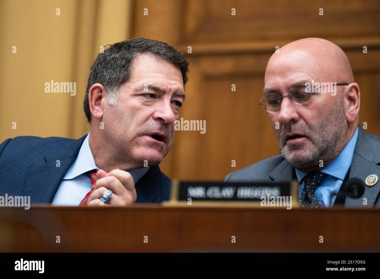 UNITED STATES - DECEMBER 5: Reps. Mark Green, R-Tenn., left, and Clay ...