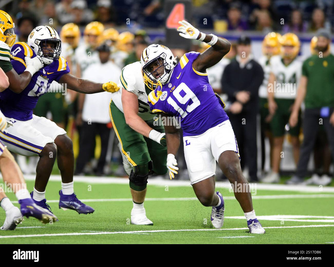 HOUSTON, TX - DECEMBER 31: LSU Tigers DE Gabriel Reliford (19) rushes ...