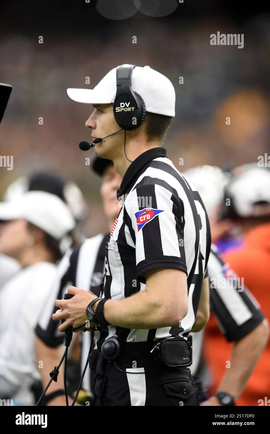 HOUSTON, TX - DECEMBER 31: Referee Justin Elliot checks a replay during ...