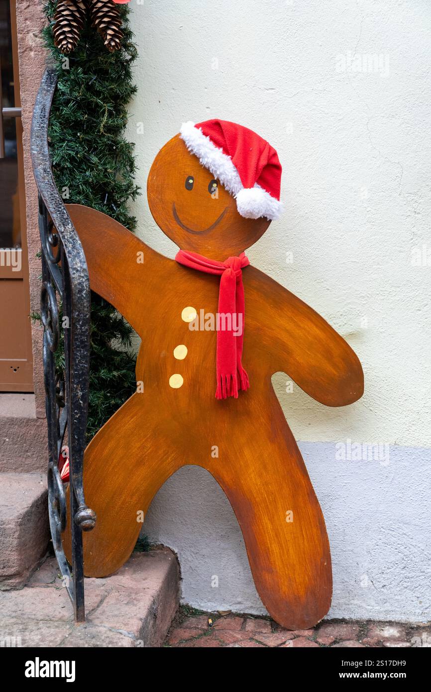 Gingerbread man Christmas decorations outside of a doorway, taken in ...