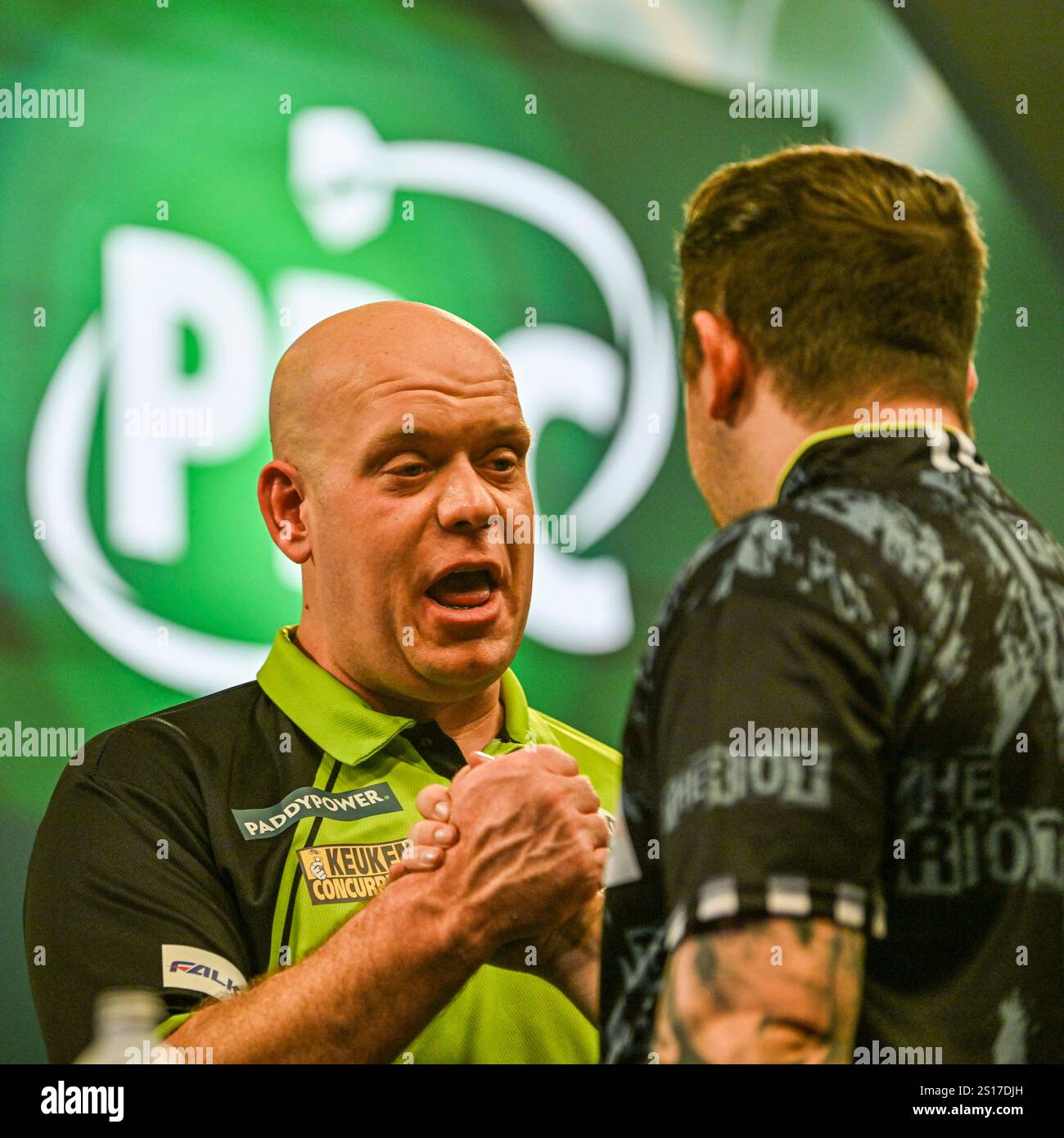 Alexandra Palace, London, UK. 1st Jan, 2025. 2024/25 PDC Paddy Power World Darts Championships ...