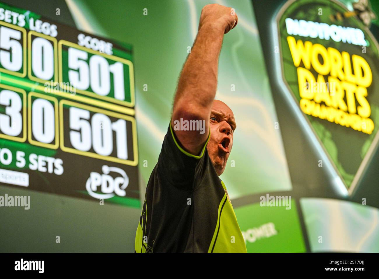 Alexandra Palace, London, UK. 1st Jan, 2025. 2024/25 PDC Paddy Power ...