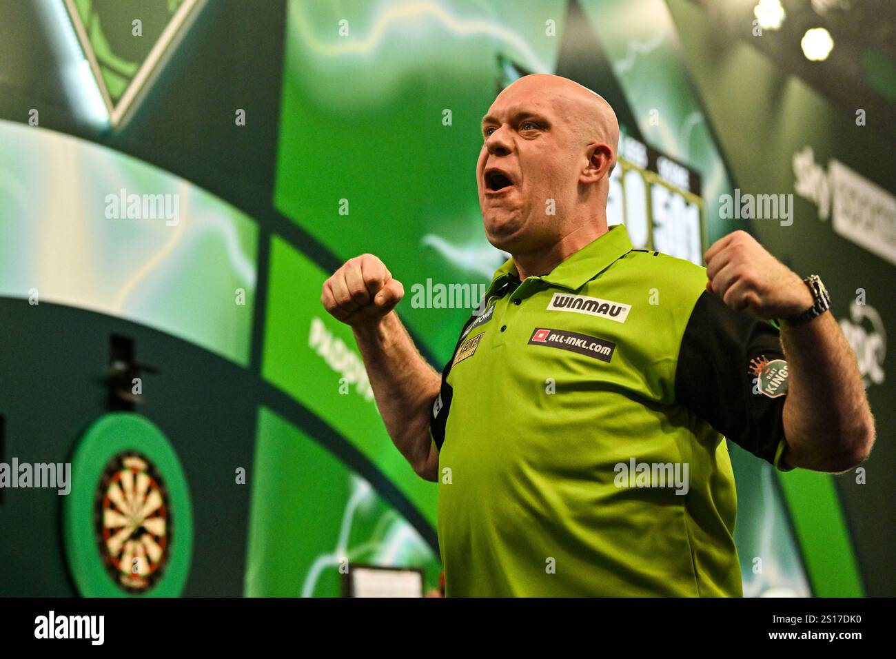 Alexandra Palace, London, UK. 1st Jan, 2025. 2024/25 PDC Paddy Power ...