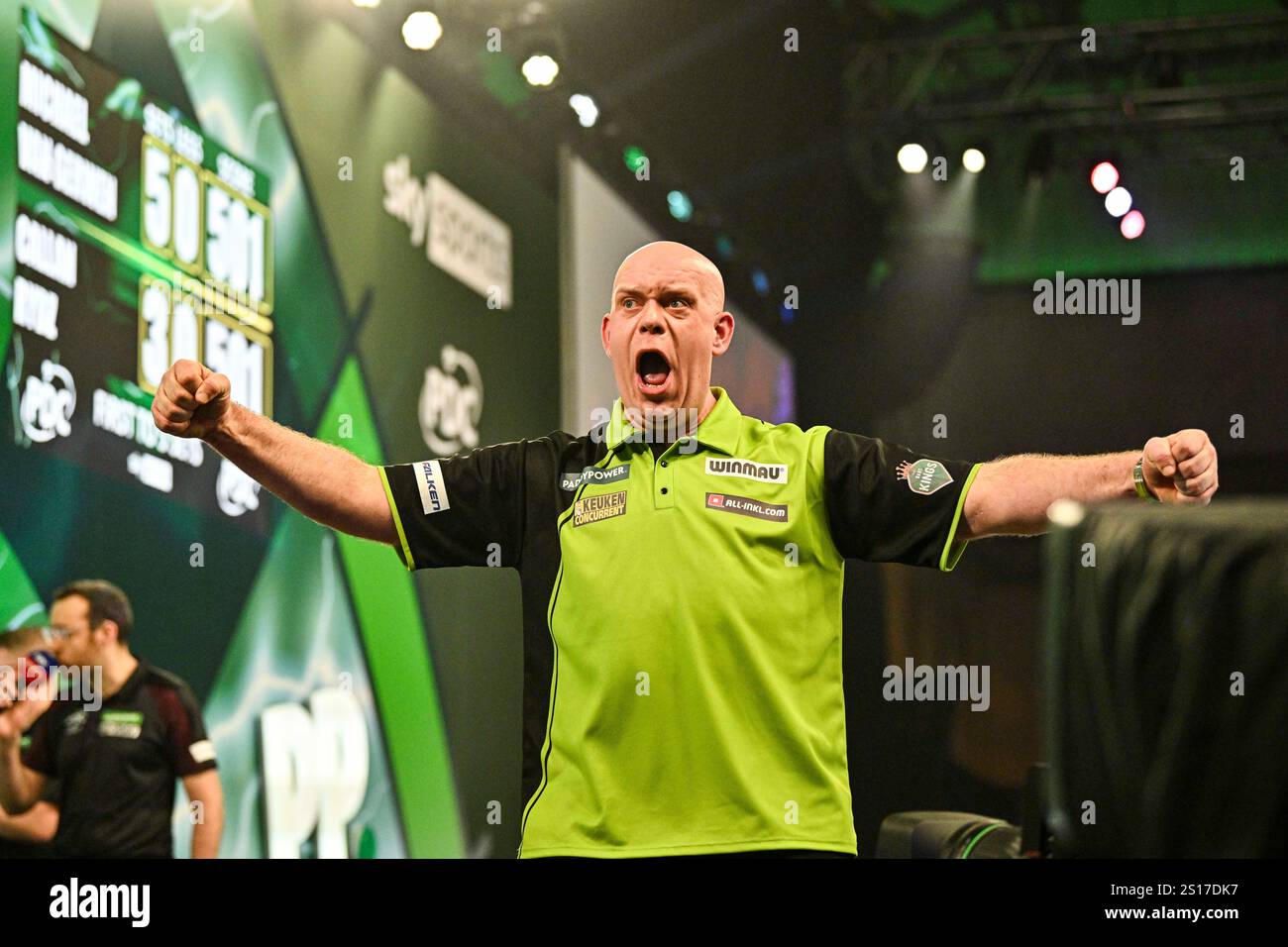 Alexandra Palace, London, UK. 1st Jan, 2025. 2024/25 PDC Paddy Power World Darts Championships ...