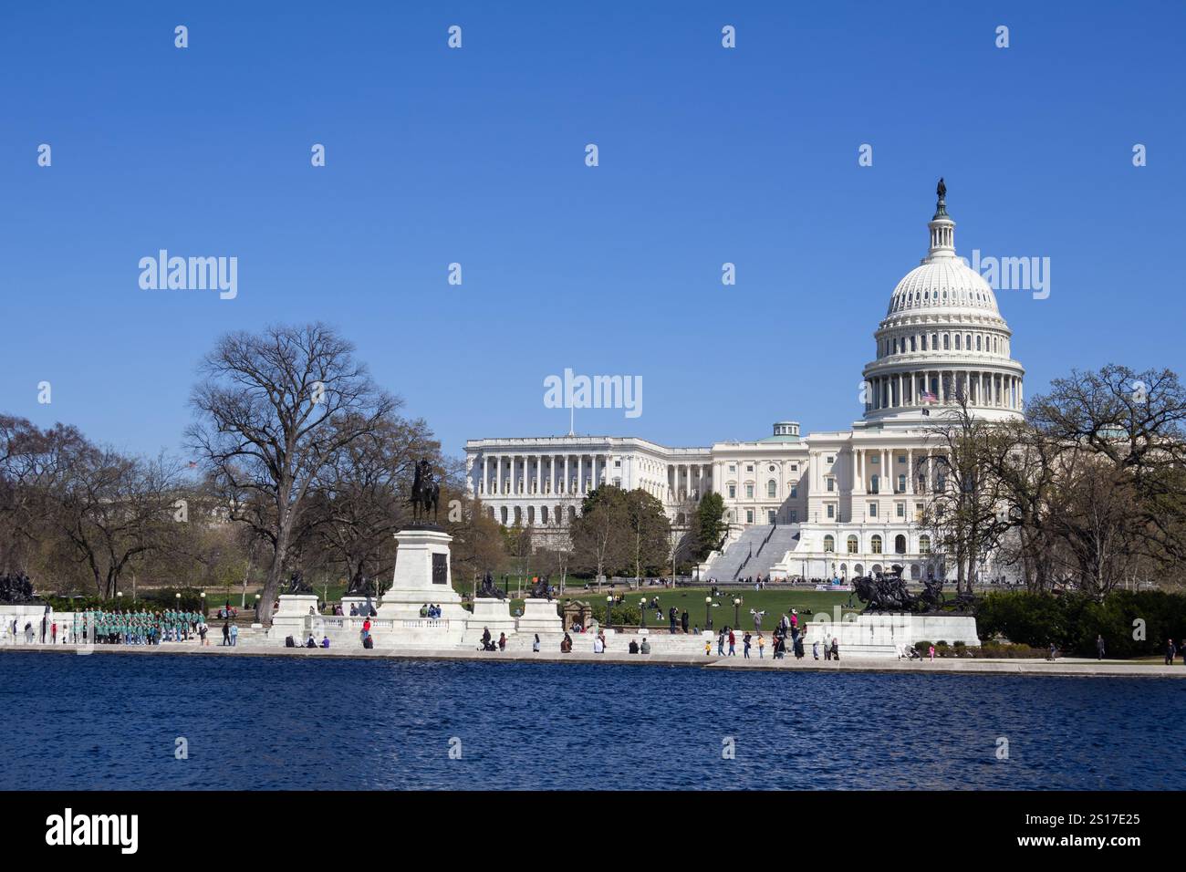 US Capitol Building and reflecting pool Stock Photo - Alamy