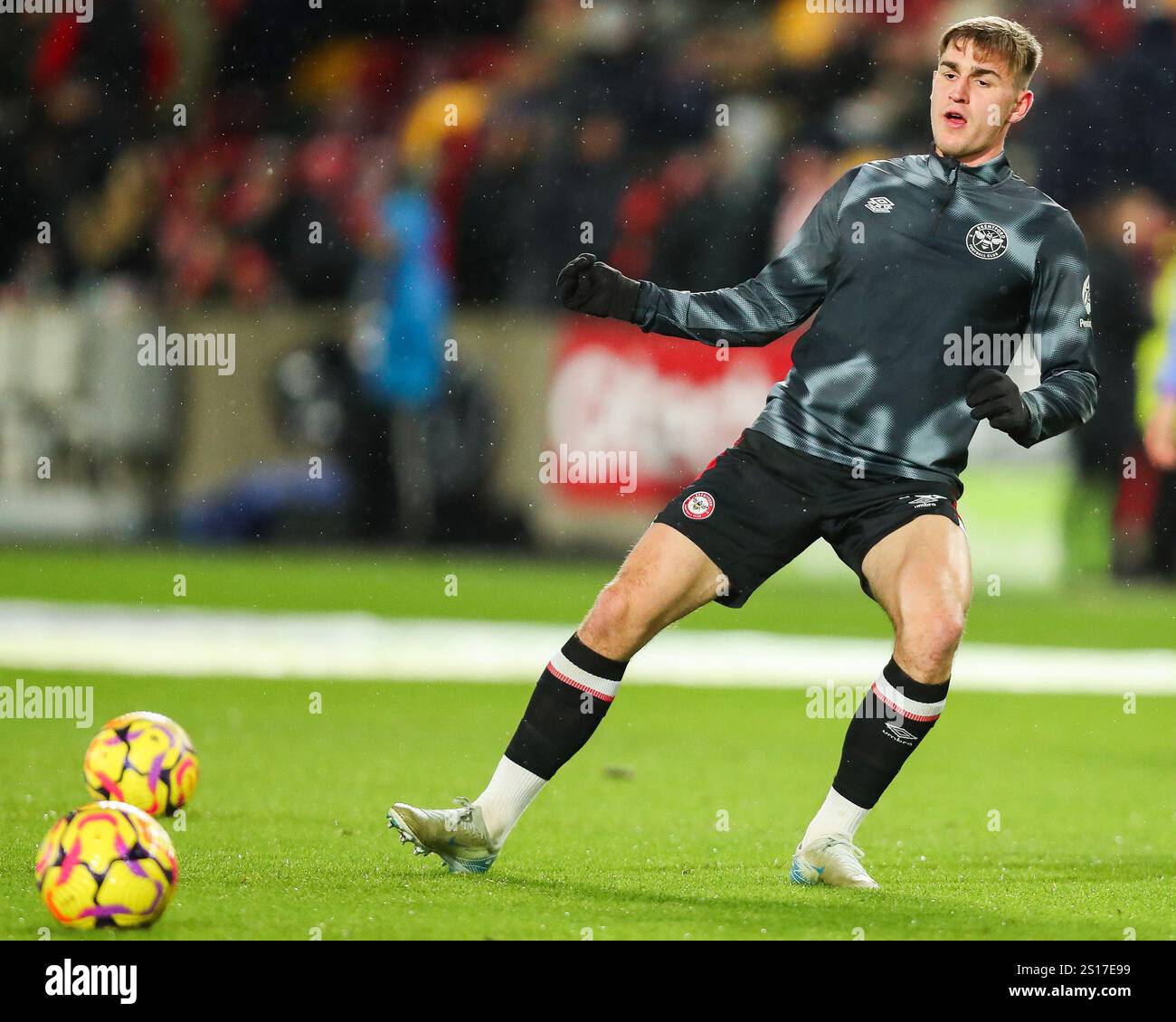 Yehor Yarmoliuk of Brentford warms up prior to the Premier League match ...