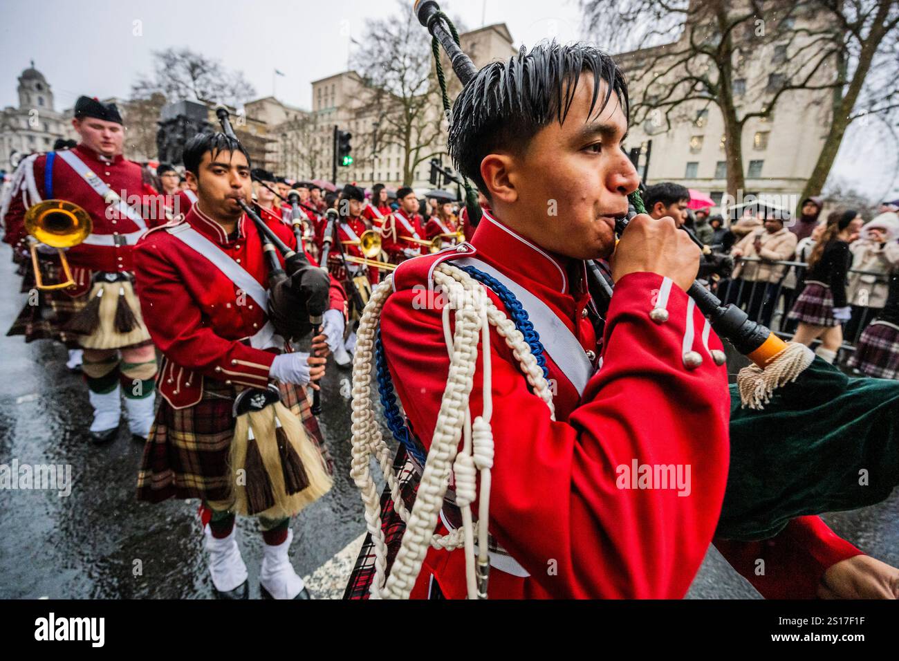 London, UK. 1st Jan, 2025. Riverview High School Marching Band try to ...