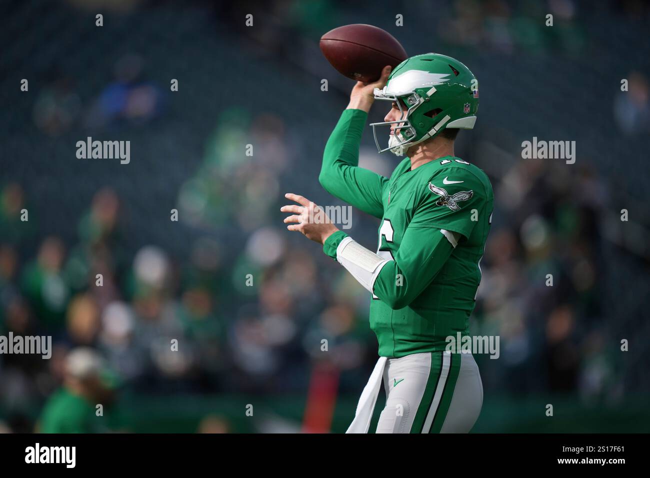 Philadelphia Eagles' Tanner McKee warms up before an NFL football game ...