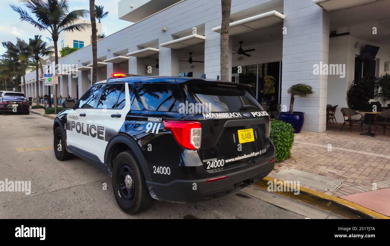 Miami Beach Police Car at South Beach - MIAMI, UNITED STATES - NOVEMBER ...