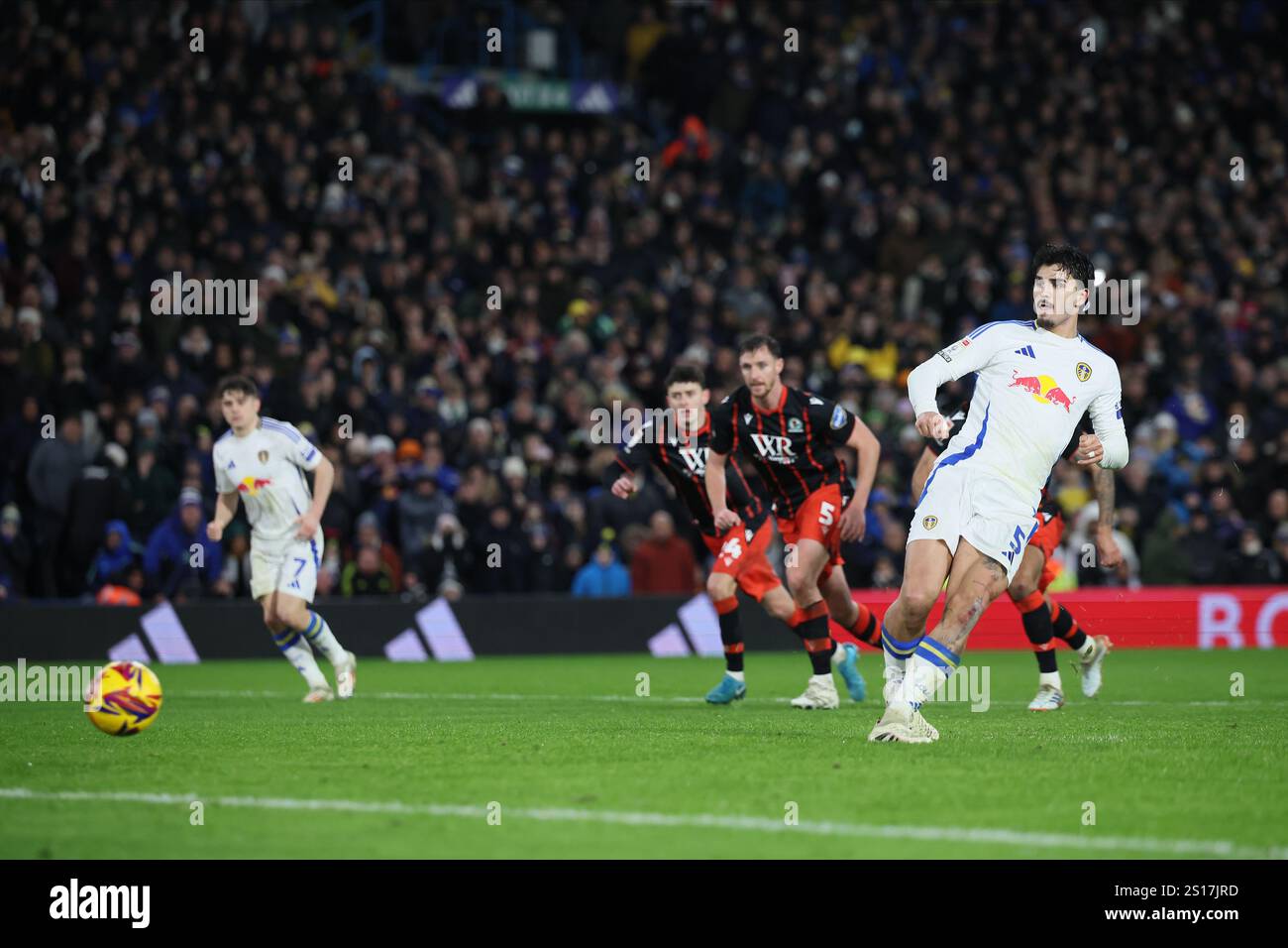 Pascal Struijk (Leeds United) scores his team's first goal during the ...
