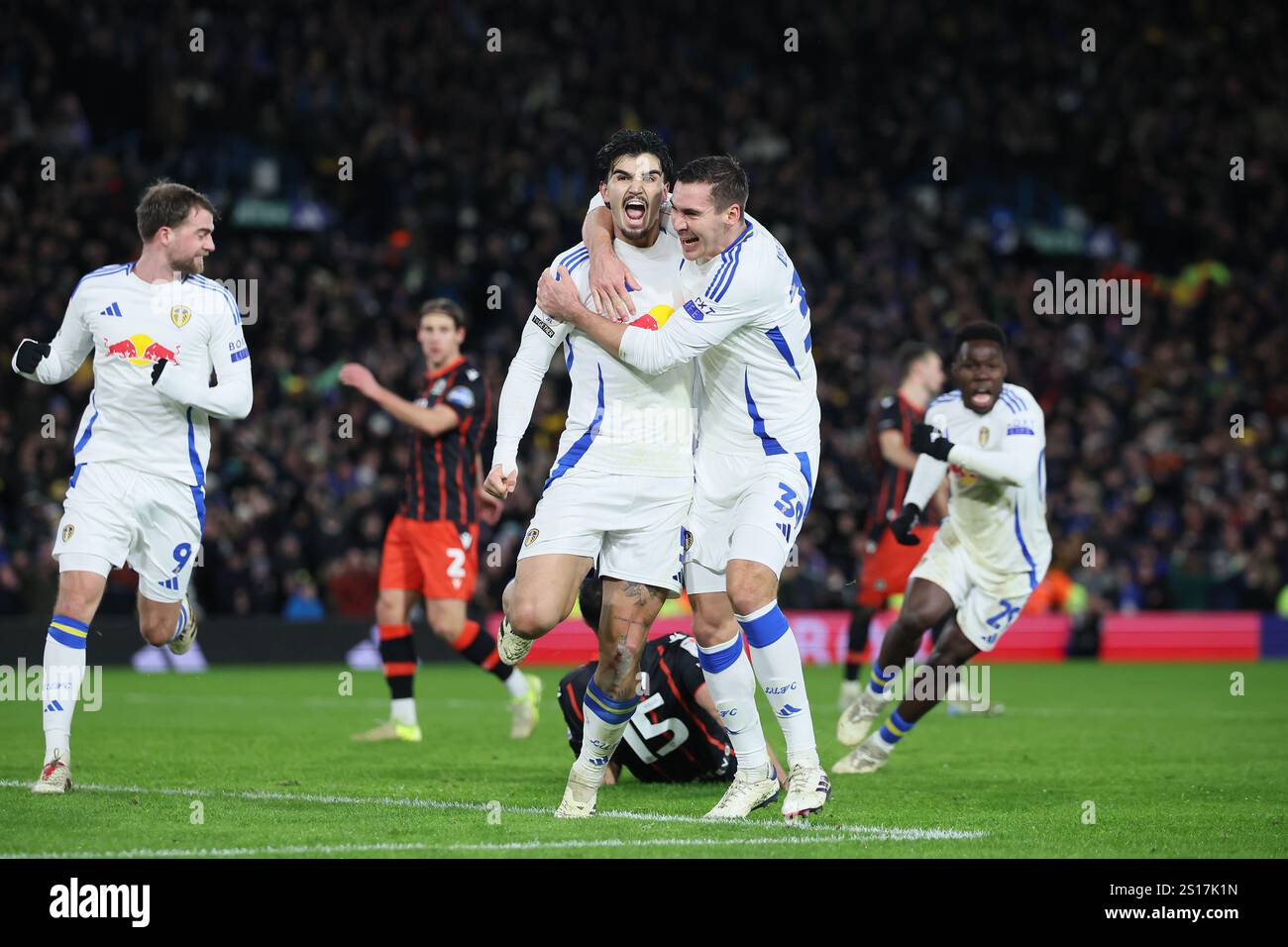 Pascal Struijk (Leeds United) celebrates his team's first goal with Max ...