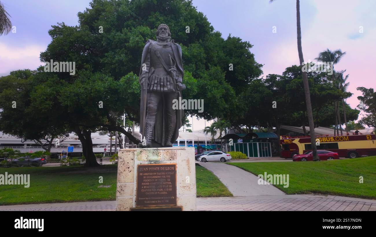 Juan Ponce de Leon statue in Miami - MIAMI, UNITED STATES - NOVEMBER 5 ...